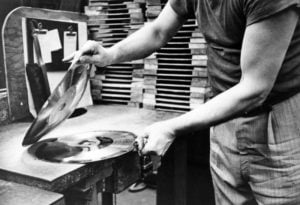 How were vinyl records made in the 1950s?