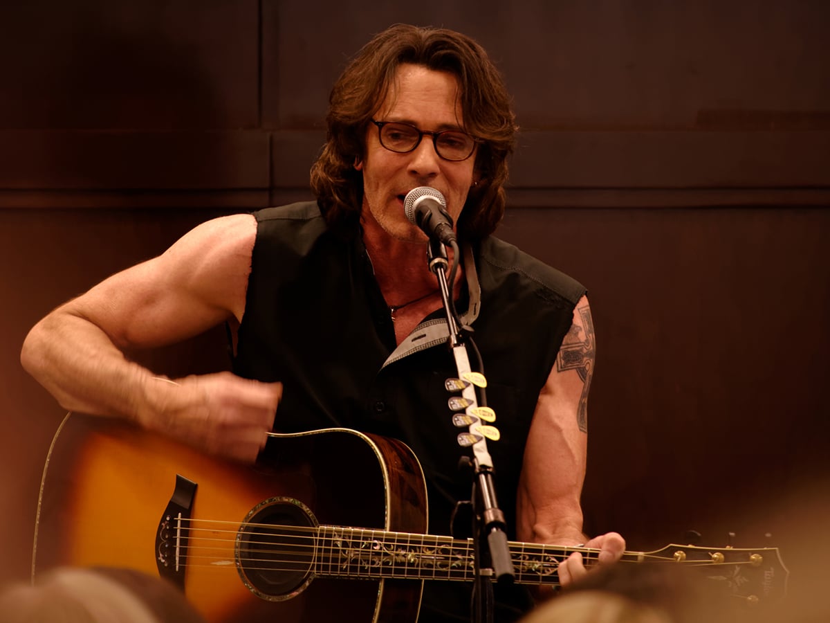 Rick Springfield reveals he suffered brain damage from stage fall