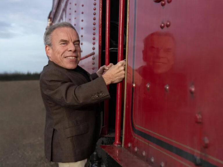 Warwick Davis to reprise iconic character in 'Harry Potter'