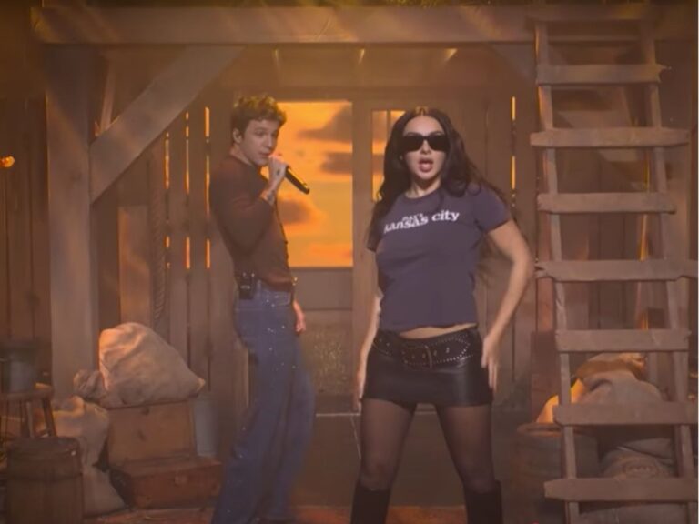 Watch Charli XCX join Role Model on 'Saturday Night Live'