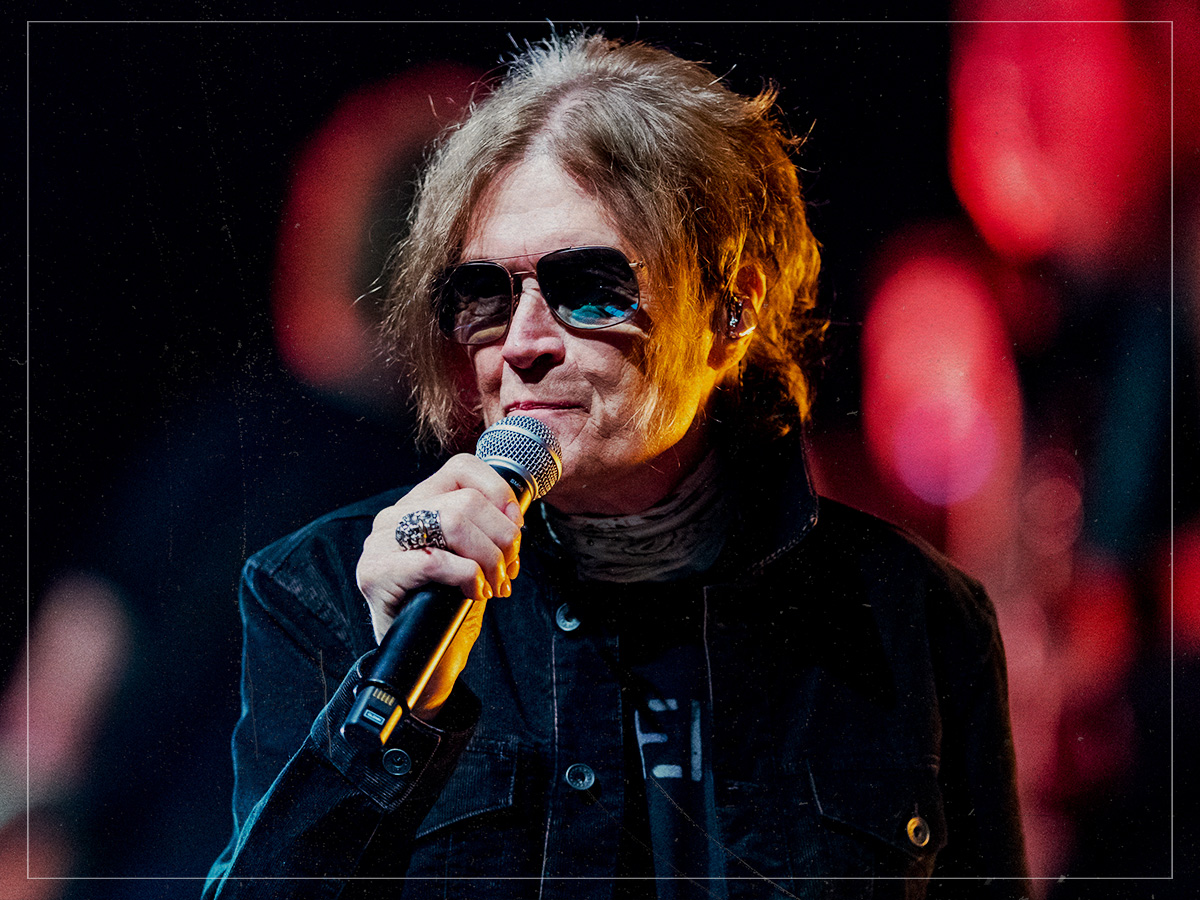 Glenn Hughes enthrones the "greatest singer ever"